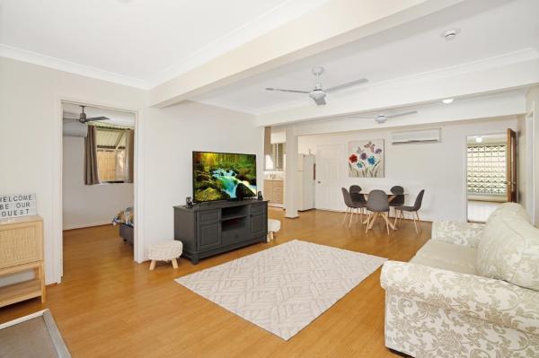 Spacious Guest Suite W/ Private Pool & Garden - Vincent