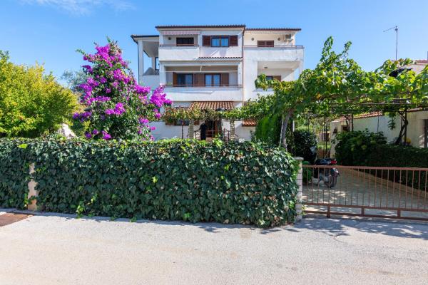 Apartments With Parking Space Medulin - 7495 - Premantura
