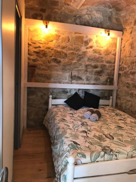Chambre Atypique Dans Une Cave Voutée Avec Petit Déjeuner - Ruoms