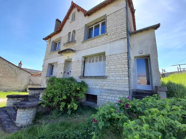 Charmant T3 Rénové Avec Jardin Et Garage, Centre-ville De La Roche-posay - La Roche-Posay