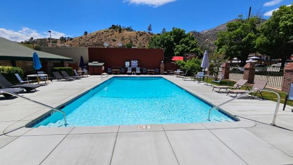 Kernville Inn - Lake Isabella