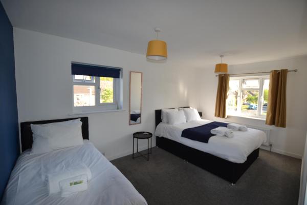 Wisteria 2 Bed House - Stayseekers - Amesbury