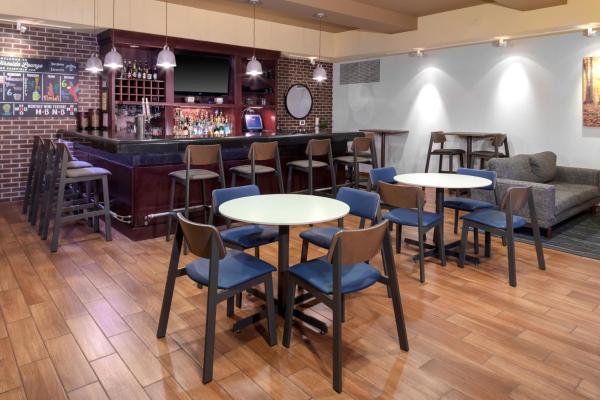 Fairfield Inn & Suites By Marriott Wichita Downtown - Wichita, KS