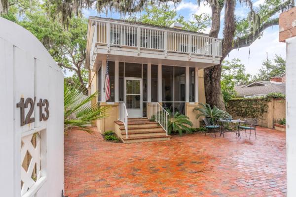 Seas The Day - 1213 Forest Street - Brunswick, GA