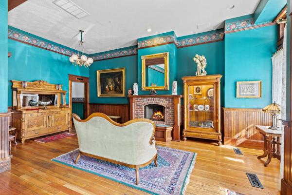 The Peerless Hotel - Ashland, OR