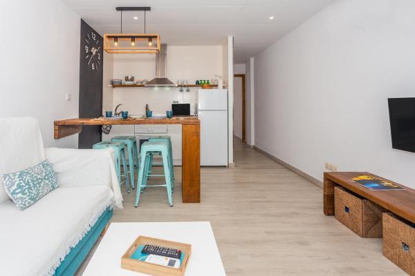Calan Blanes Park 2adults 4children - Minorca
