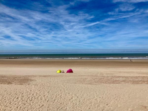 Oostende Luxury Seaview Studio - Large Terrace- Swimming Pool - Parking - Ostende