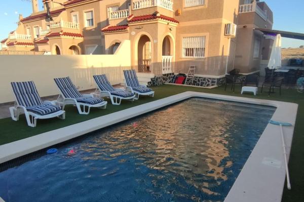 Adosado Con Piscina A 10 Minutos De Alicante - Novelda