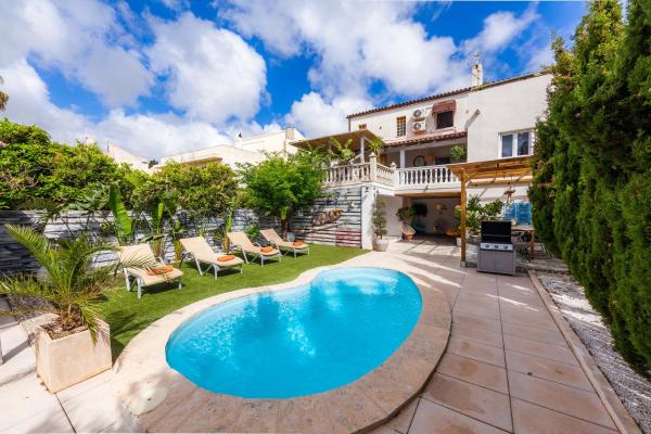 Finca Casa Varna With Mountain View, Pool, Terrace & Garden; Parking Available - Canyamel