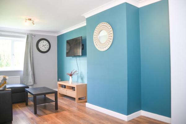 Willenhall Oasis Retreat - Serene House Rental - Wolverhampton