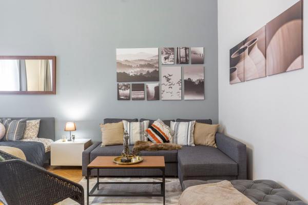 Spacious & Cozy Downtown Apartment With Balcony - Budapest