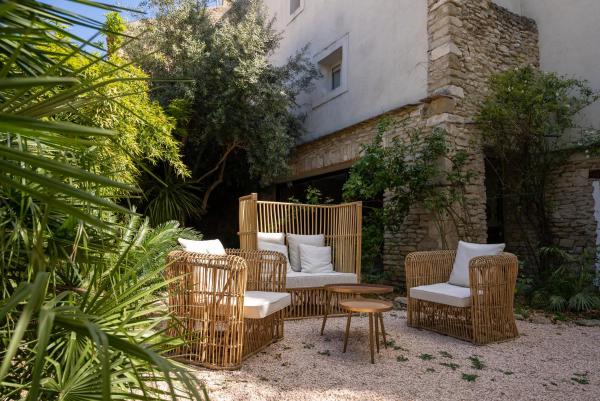 Le Clos Violette Et Le 11 D'aglaé - Hôtel De Charme Design De Luxe - Avignon