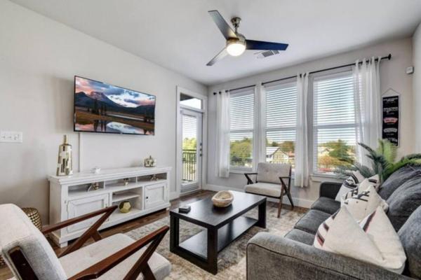 2br Southtown Apartment Freeparking Wifi Pool Gym - San Antonio