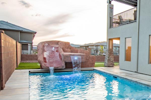 The Pad Spacious Luxury Retreat Sleeps 23, Private Pool, Spa, Game Room And More - Hurricane, UT