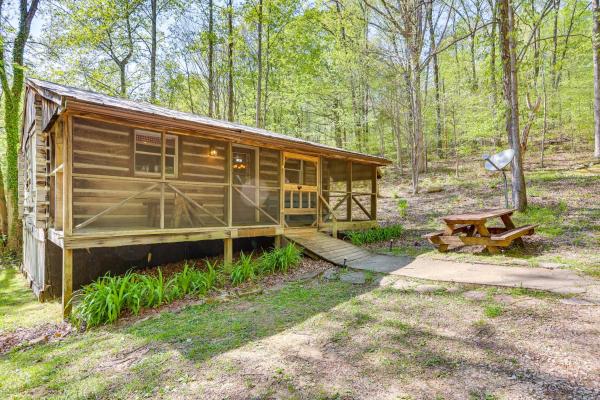 Historic Log Cabin With Porch Near Patoka Lake! - Indiana (State)