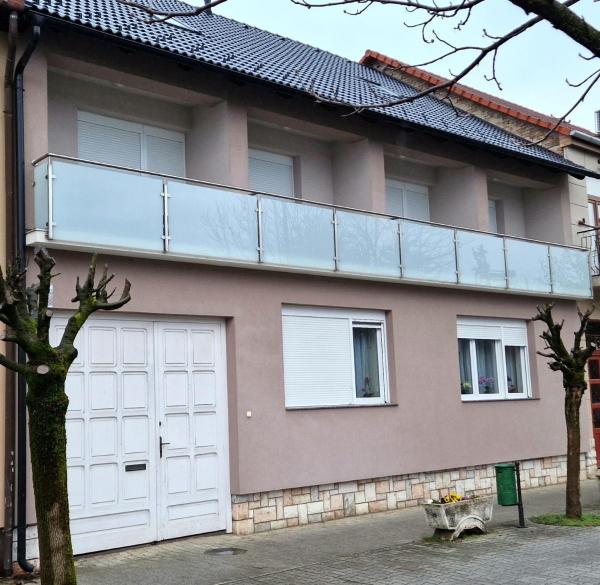 Azra Apartman - Harkány