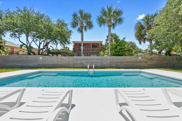 Paradise Palms - Sand Dollar Suite - Pool - Steps To Ocean - 10 Min To Downtown! - St. Augustine Beach, FL