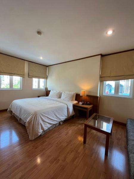 Jhouse Thonglor - Bangkok