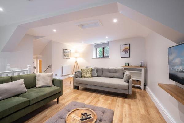 Spacious Property With Waterfall View By Letmestay - Grasmere