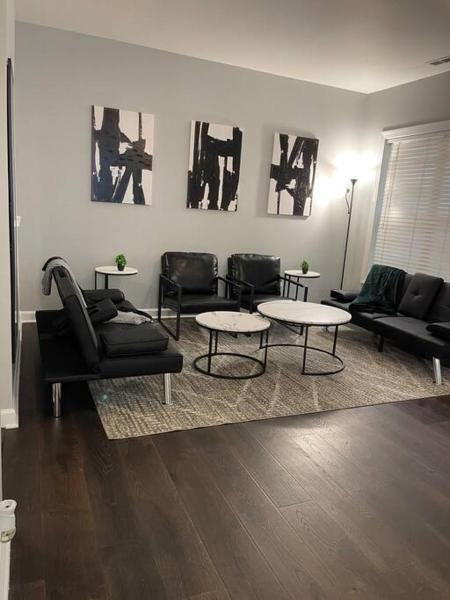 Simple Elegant Townhouse Dt Raleigh Ncsu - Raleigh, NC
