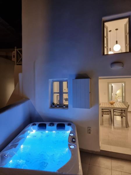 Nefeli Traditional Cave Houses - Oia