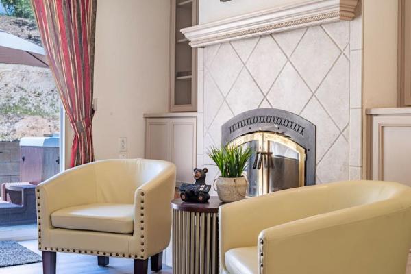 Manic Mountain Forest Cabin 3 Miles From Bass Lake - Oakhurst, CA