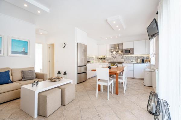 Charming Nazaré Apartment-1 Minute To The Beach - Nazaré