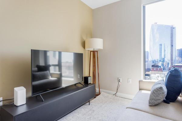 Somerville Studio W Gym Wd Nr Green Line Bos-702 - Quincy, MA