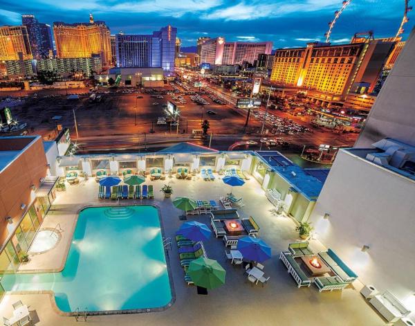 Ultimate Las Vegas Getaway One Bedroom Suite With Balcony, Kitchen, Gym, Pool & Free Parking - Las Vegas, NV