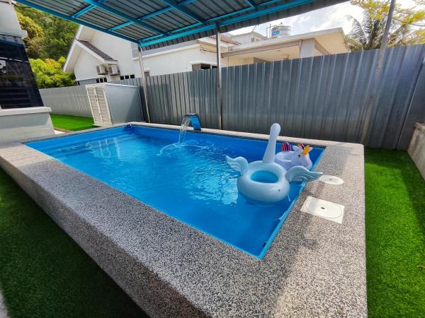 Homestay Temerloh With Private Pool Near Hospital 4 Bedroom 4 Aircond 10pax Free Wi-fi Netflix - Malaysia