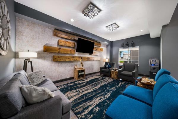 Best Western Plus Lake Dallas Inn & Suites - Denton, TX