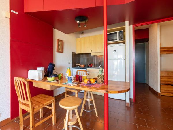 Apartment Le Grand Large-4 By Interhome - Plage de l'Espiguette
