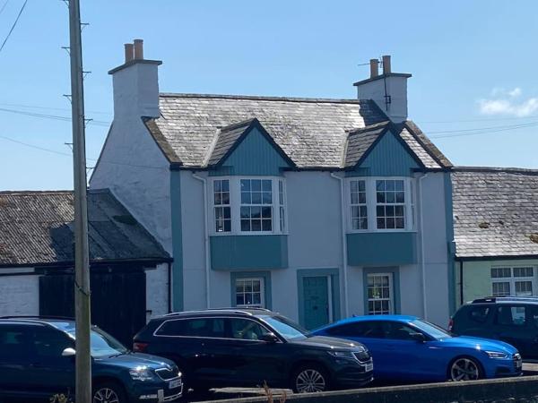 3 Bedroom Townhouse Right On The Harbour - Scotland