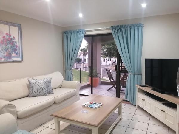 2-bedroom Apartment Within 1km Of The Point Beach - Mossel Bay