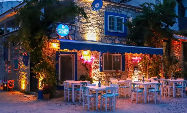 Usta X ÇıRak Butik Otel - Alaçatı