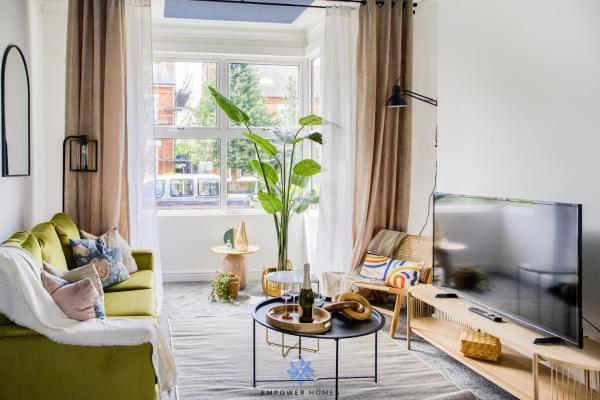 Doncaster Large Luxury 3 Bedroom House, Sleeps 8, City Centre, Racecourse, Free Parking, By Empower Homes - Doncaster