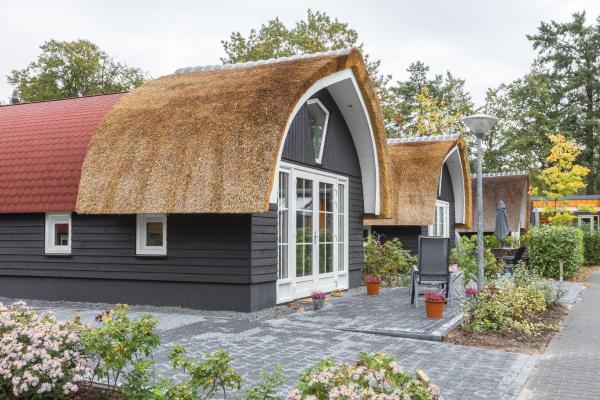 Group Home In Drenthe With Private Spaces - Giethoorn