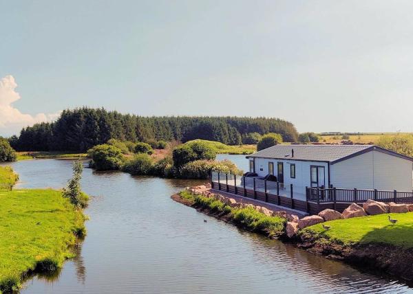Luxury Lakeside Lodge With Htub Beautiful Views - Bowness-on-Solway