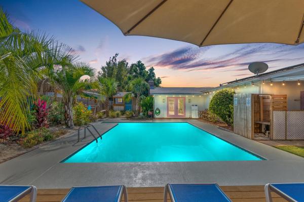 Flirty Flamingo With Private Heated Pool, Game Room, And Amazing Covered Outdoor Living - Florida Panhandle, FL