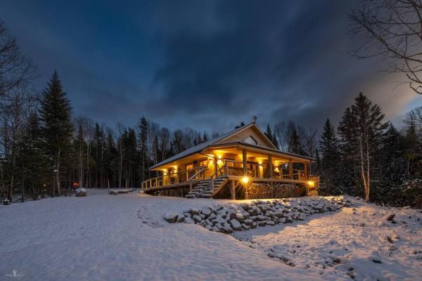 Chalet Mikua, 6 P. Spa, Billard, Forêt & Nature - La Malbaie