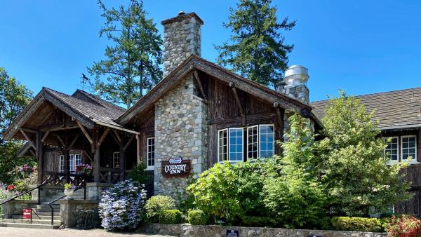 The Latch Inn - North Saanich