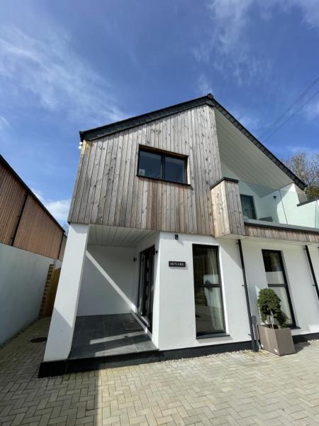 Skylark 4 Bed Sleeps 8 With Hot Tub - Tintagel