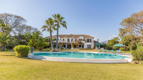 Holiday Villa For Rent In Marbella - エステポナ