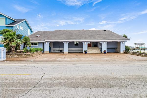 Bay Breeze - Rockport, TX