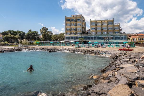 Hotel Bellevue Et Mediterranée - Cervo, Italy