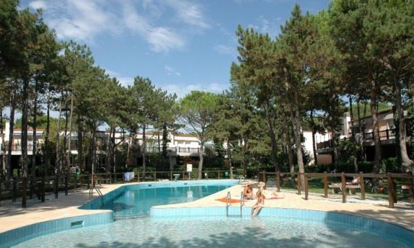Vacation In Lignano By The Pool - Lignano Sabbiadoro