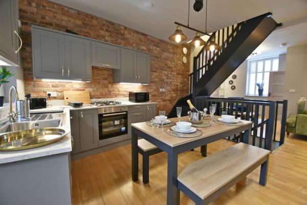 Quirky Cottage Set In Clitheroe - Clitheroe