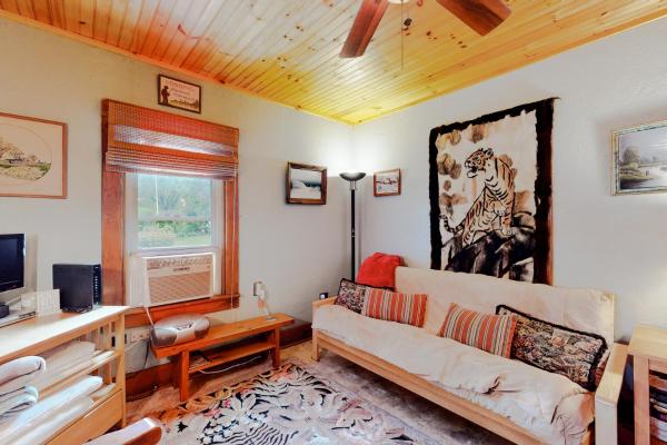Hazen's Hideaway - St Albans City, VT