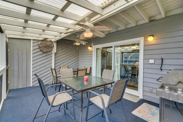 Cape San Blas Gem: Walk To Beach & Pool! - Florida