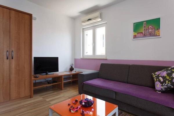 Komforan Apartman 2+2 - Hvar